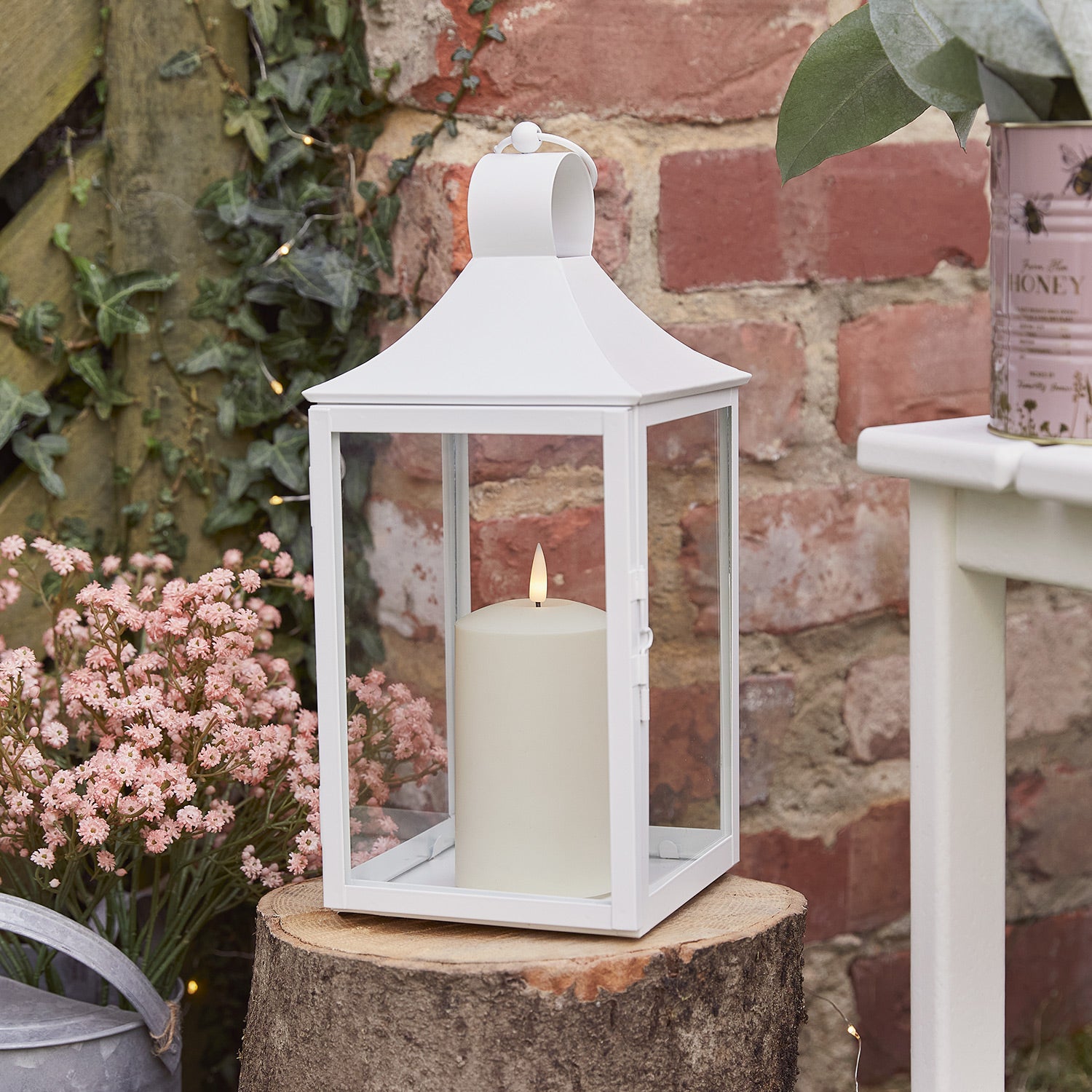 25cm Albury Gartenlaterne weiß mit TruGlow® Outdoor Kerze – Lights4fun.de