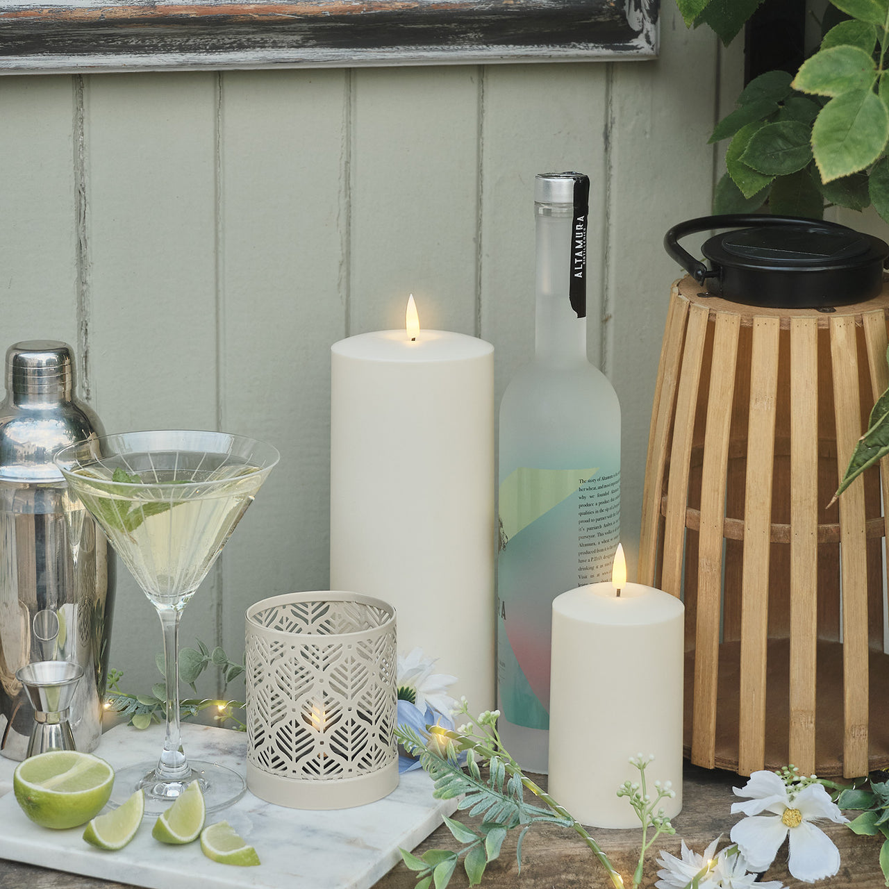 Solarlaterne mit Blattmuster aus Metall | Lights4fun